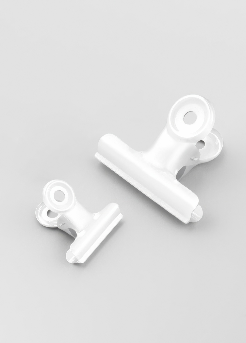 Poster Clip White, Medium Canvas | Poster Clips for Hanging | Poster ...