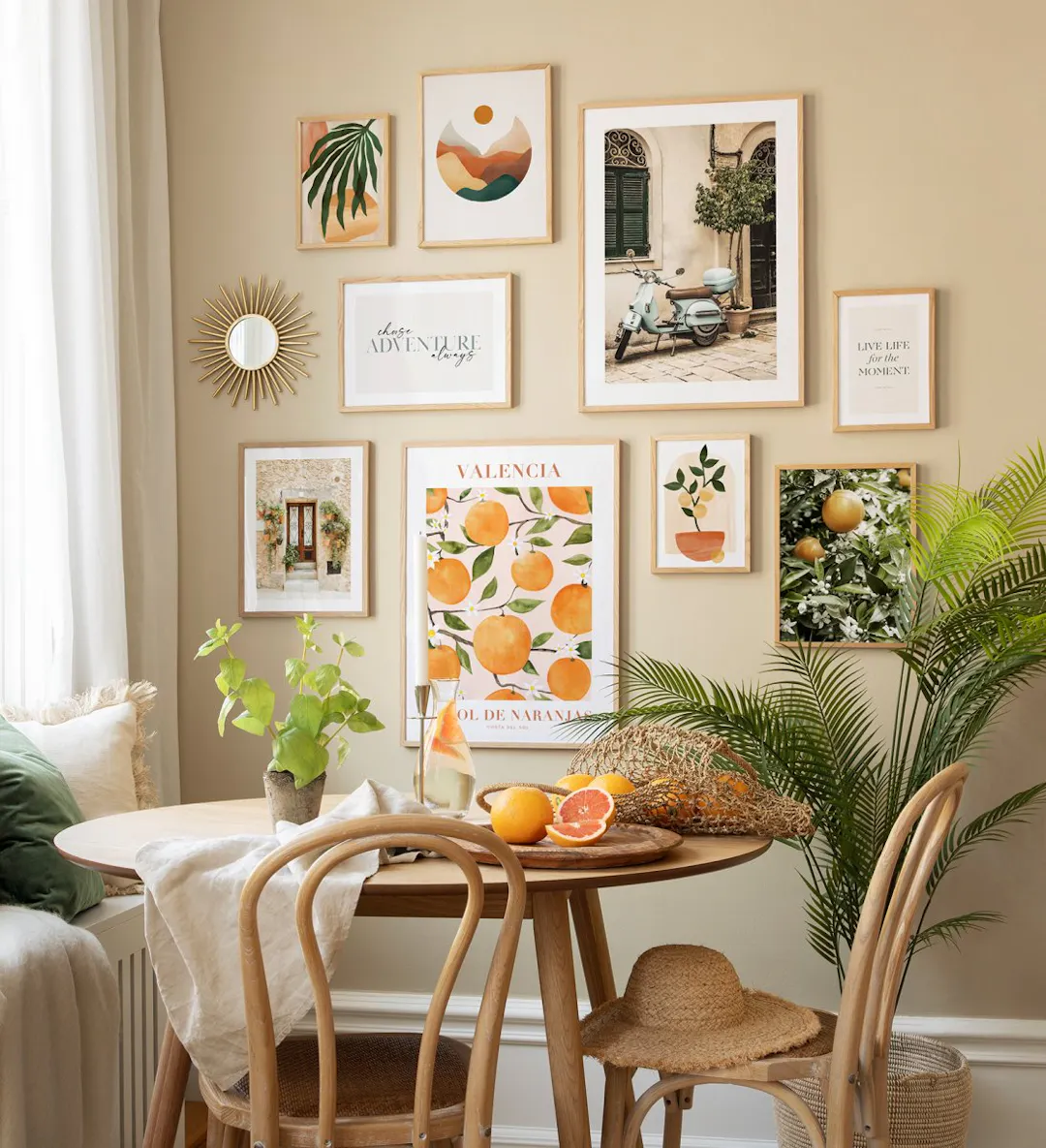Stylish gallery wall for your kitchen. Get inspired by these trendy ...